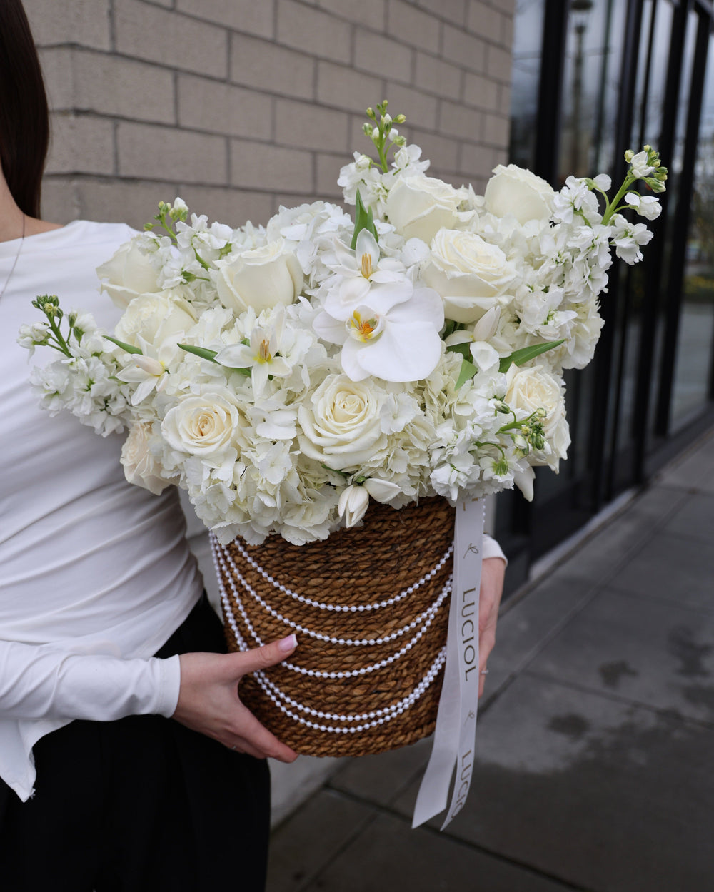 Spring Flower Bouquets Delivery | Roses, Peonies & Tulips | Luciol ...